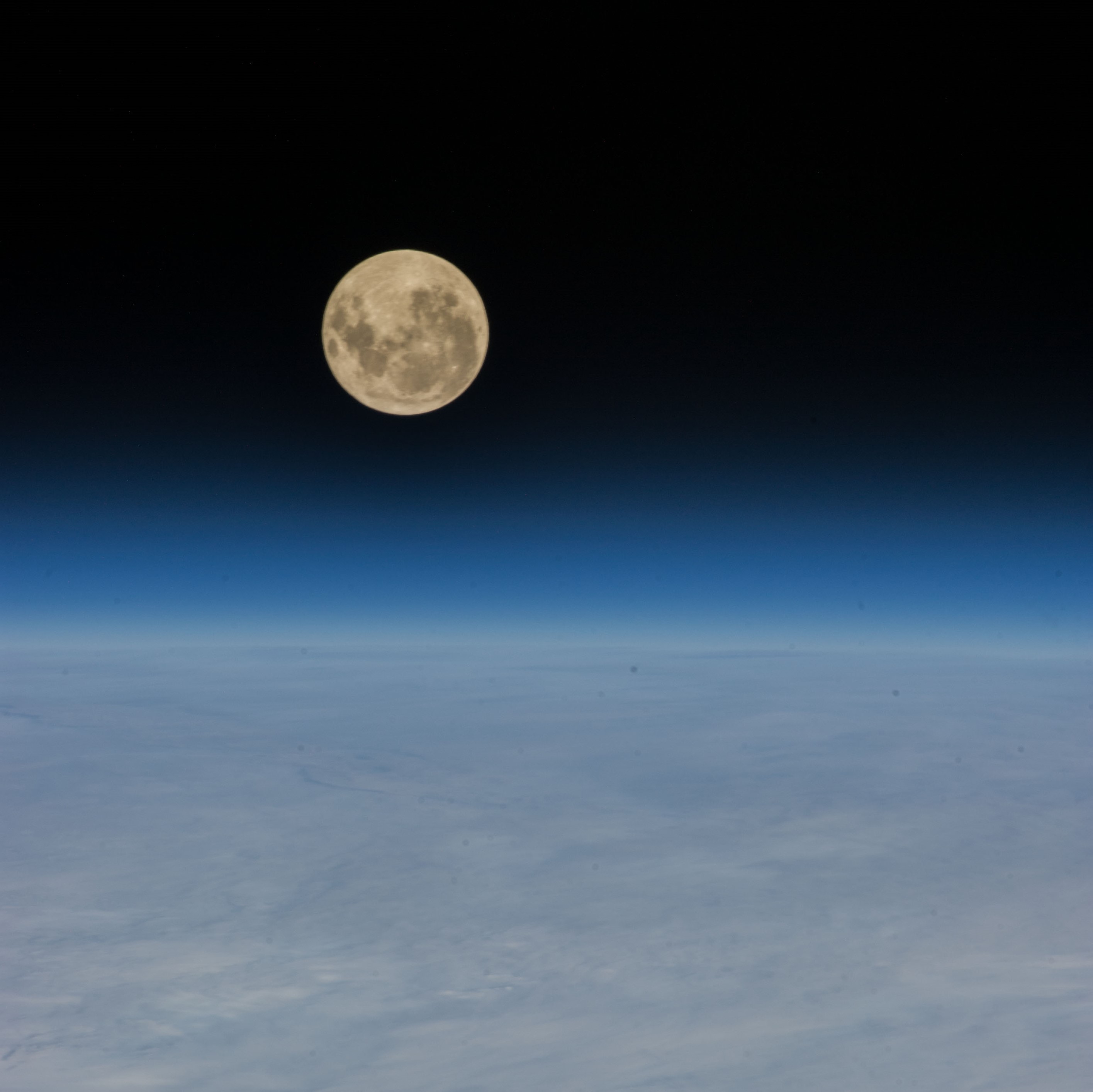 Gateway to Astronaut Photography Query Results Thumbnail Display for ...