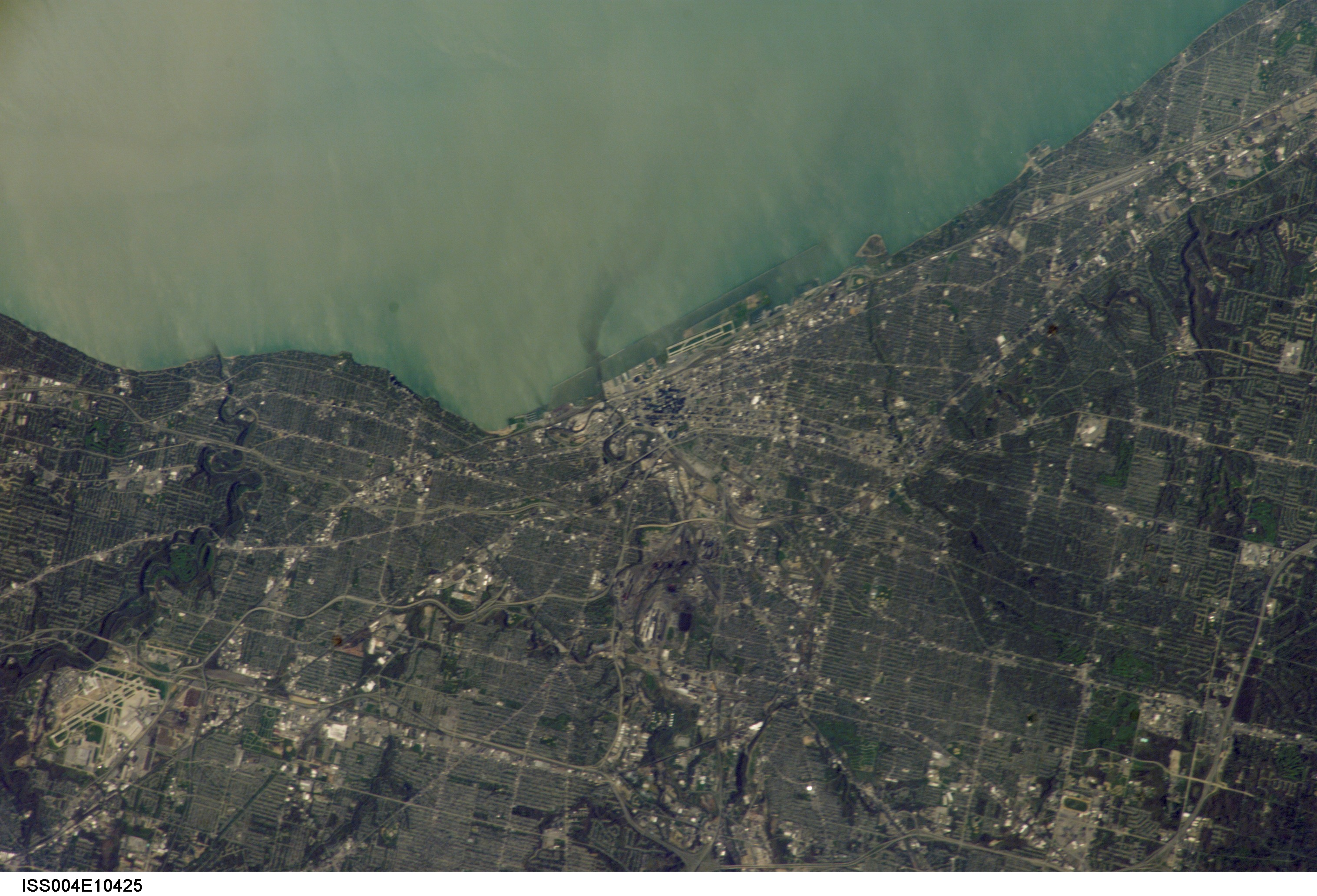 Astronaut Photo ISS004-E-10425 USA-OHIO