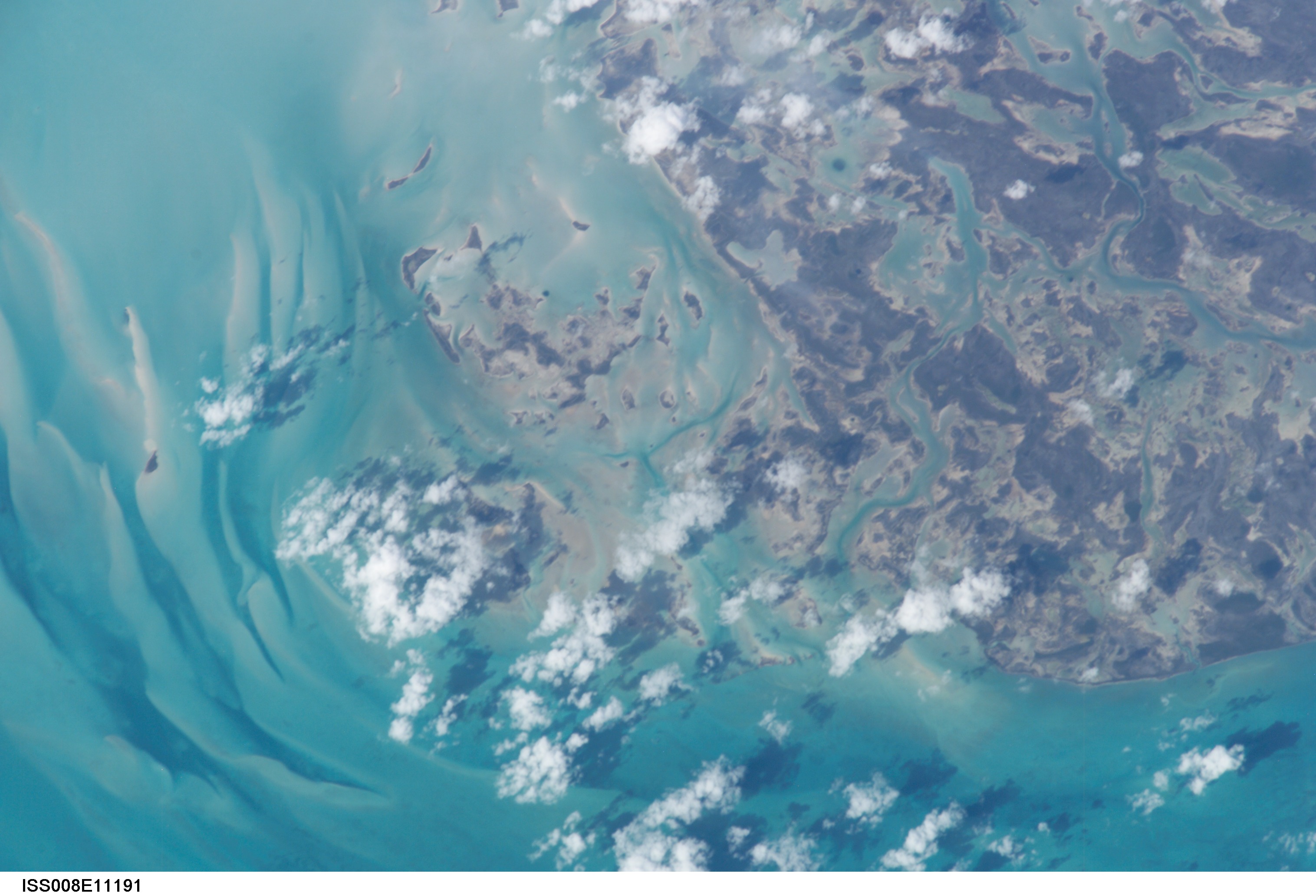 Astronaut Photo ISS008-E-11191 BAHAMAS