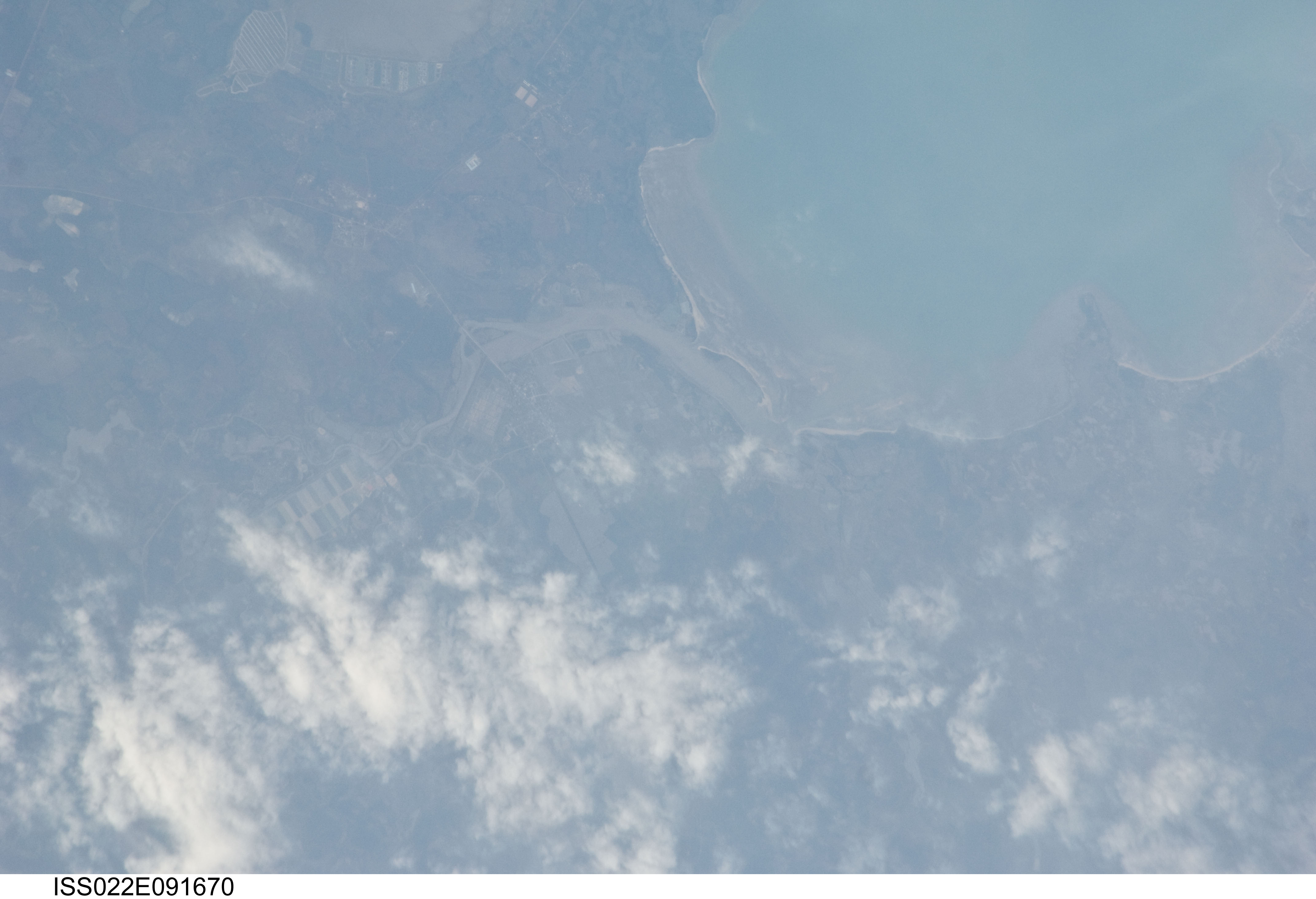 Astronaut Photo ISS022-E-91670