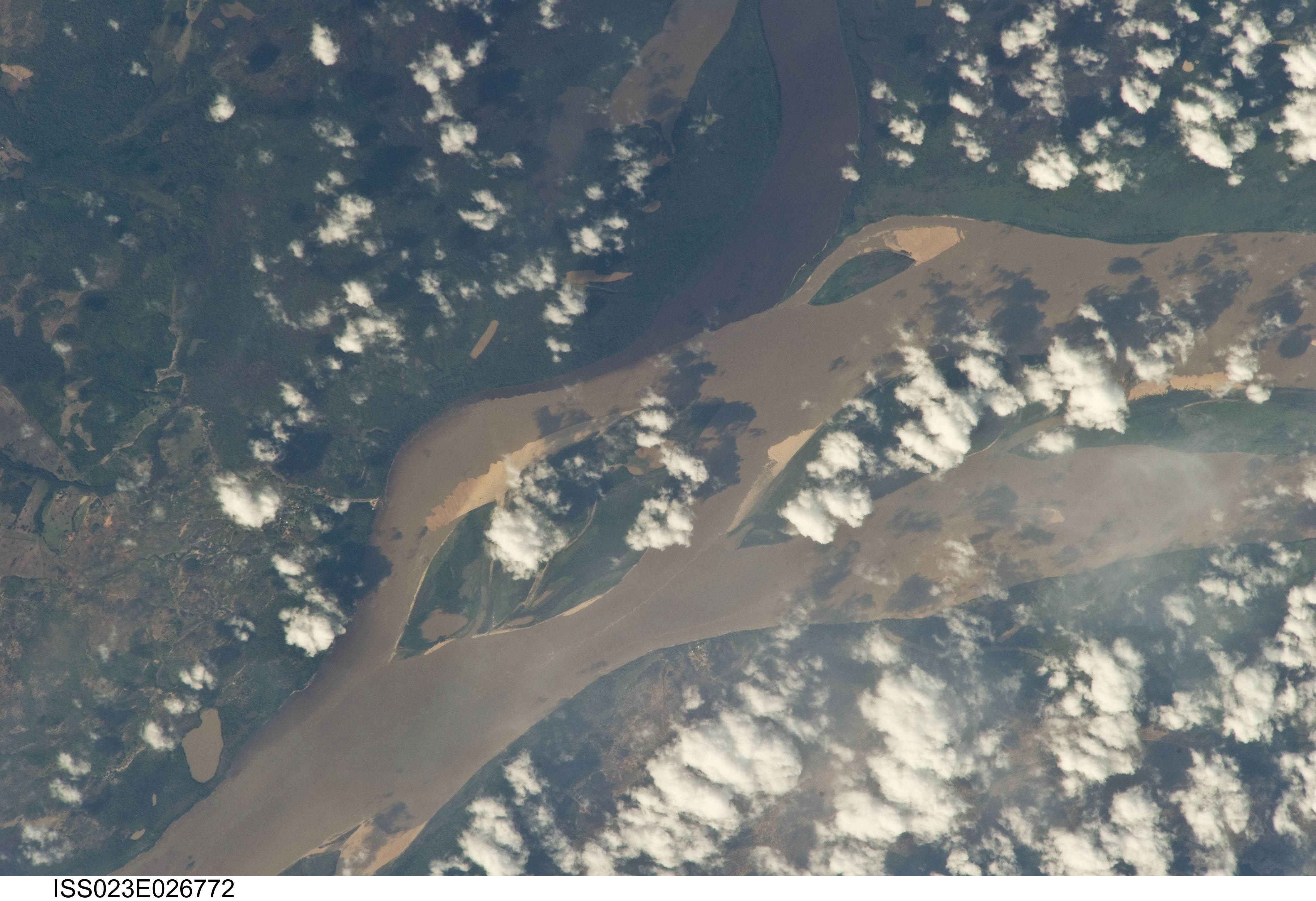 Astronaut Photo ISS023-E-26772