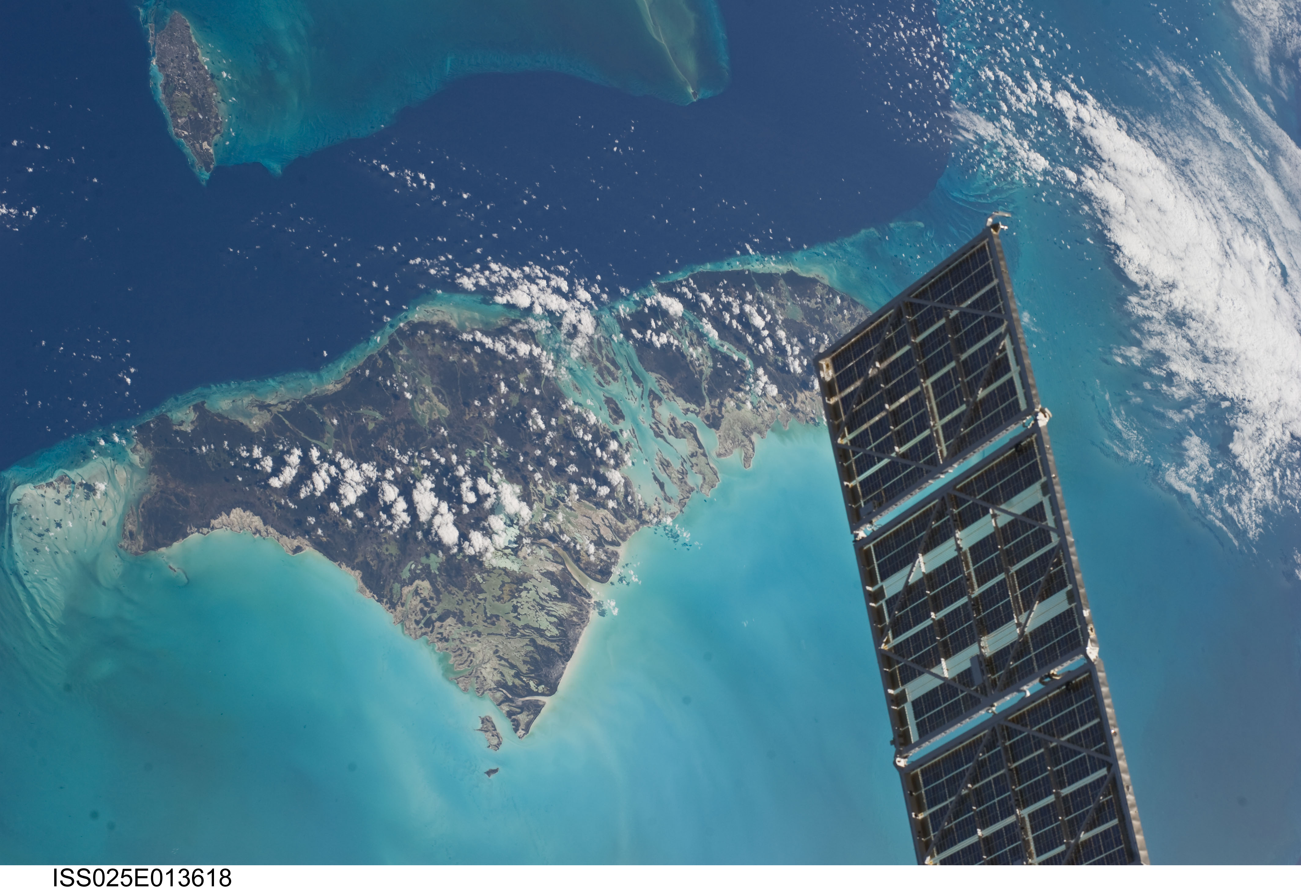 Astronaut Photo ISS025-E-13618 BAHAMAS
