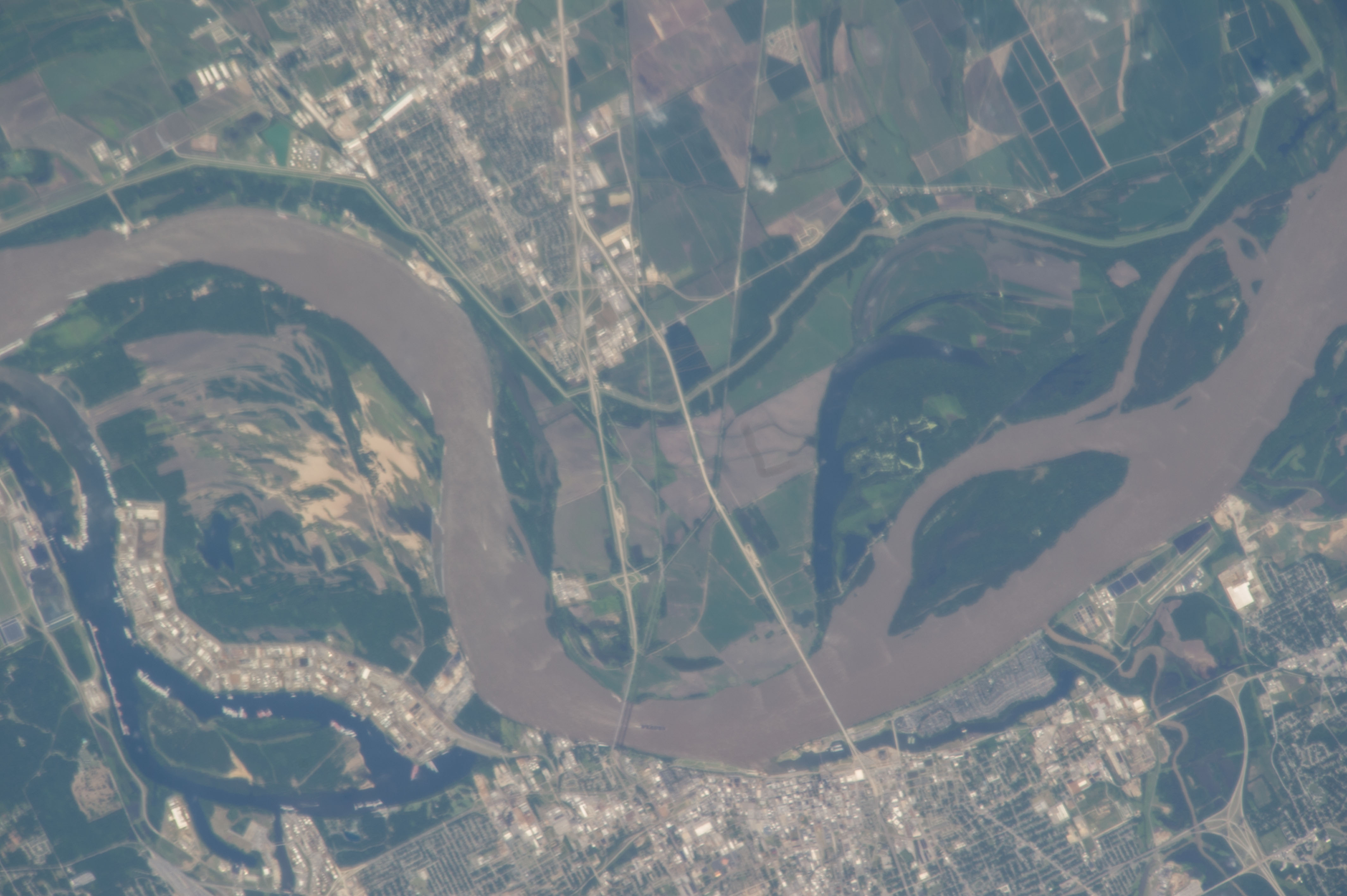 Astronaut Photo ISS036-E-22010 USA-ARKANSAS