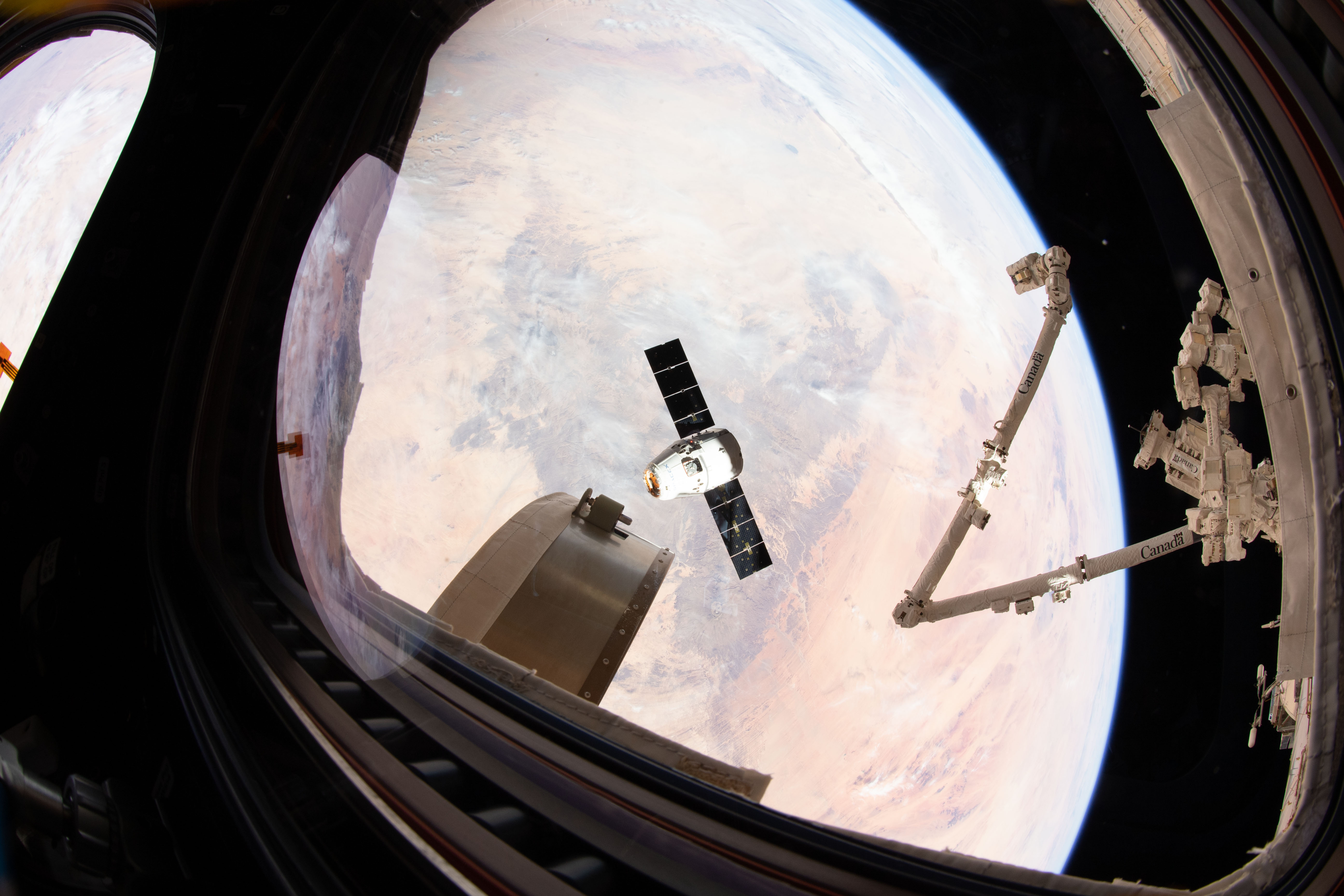 Astronaut Photo ISS061-E-69987