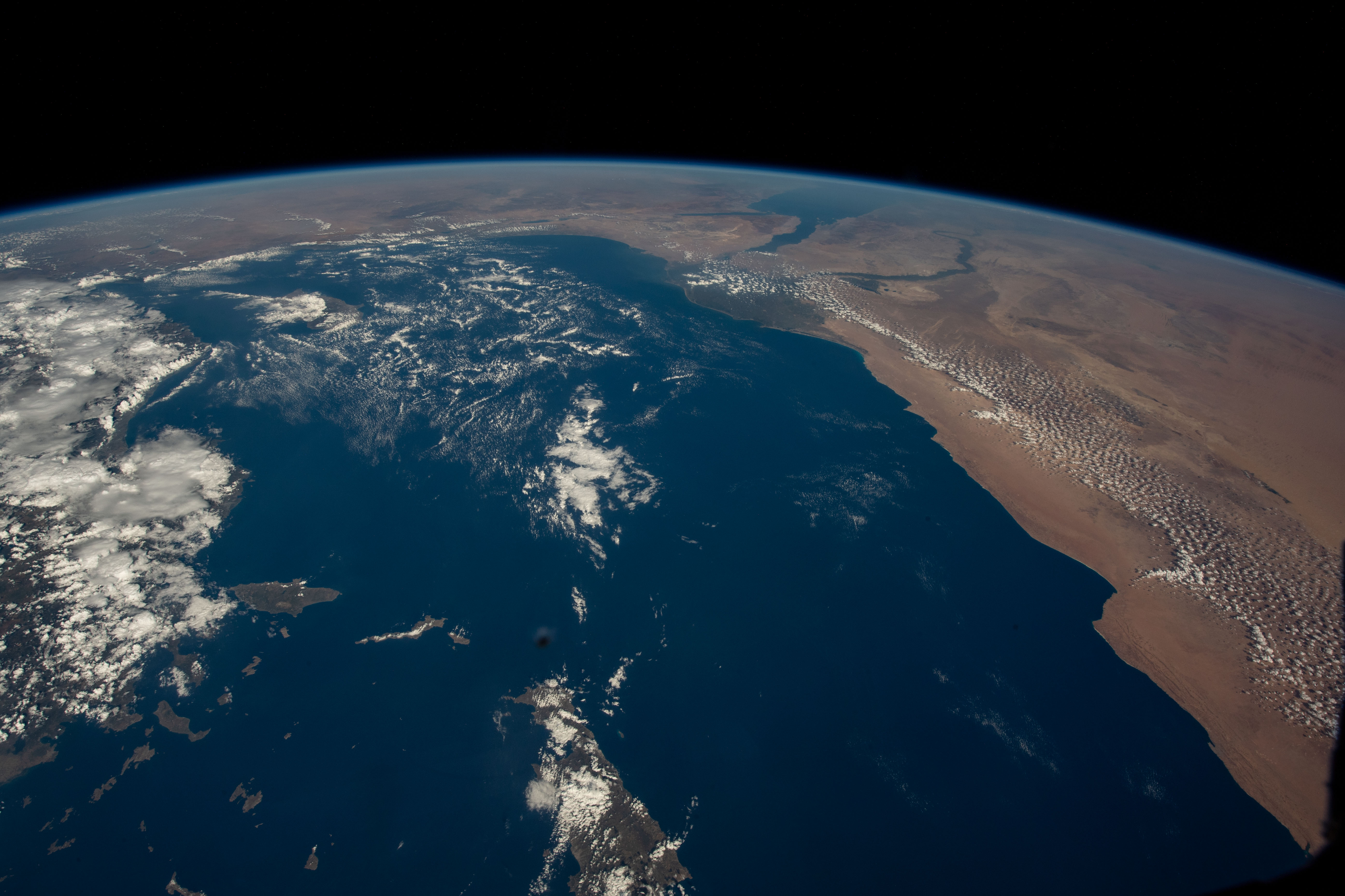 Astronaut Photo ISS067-E-128027