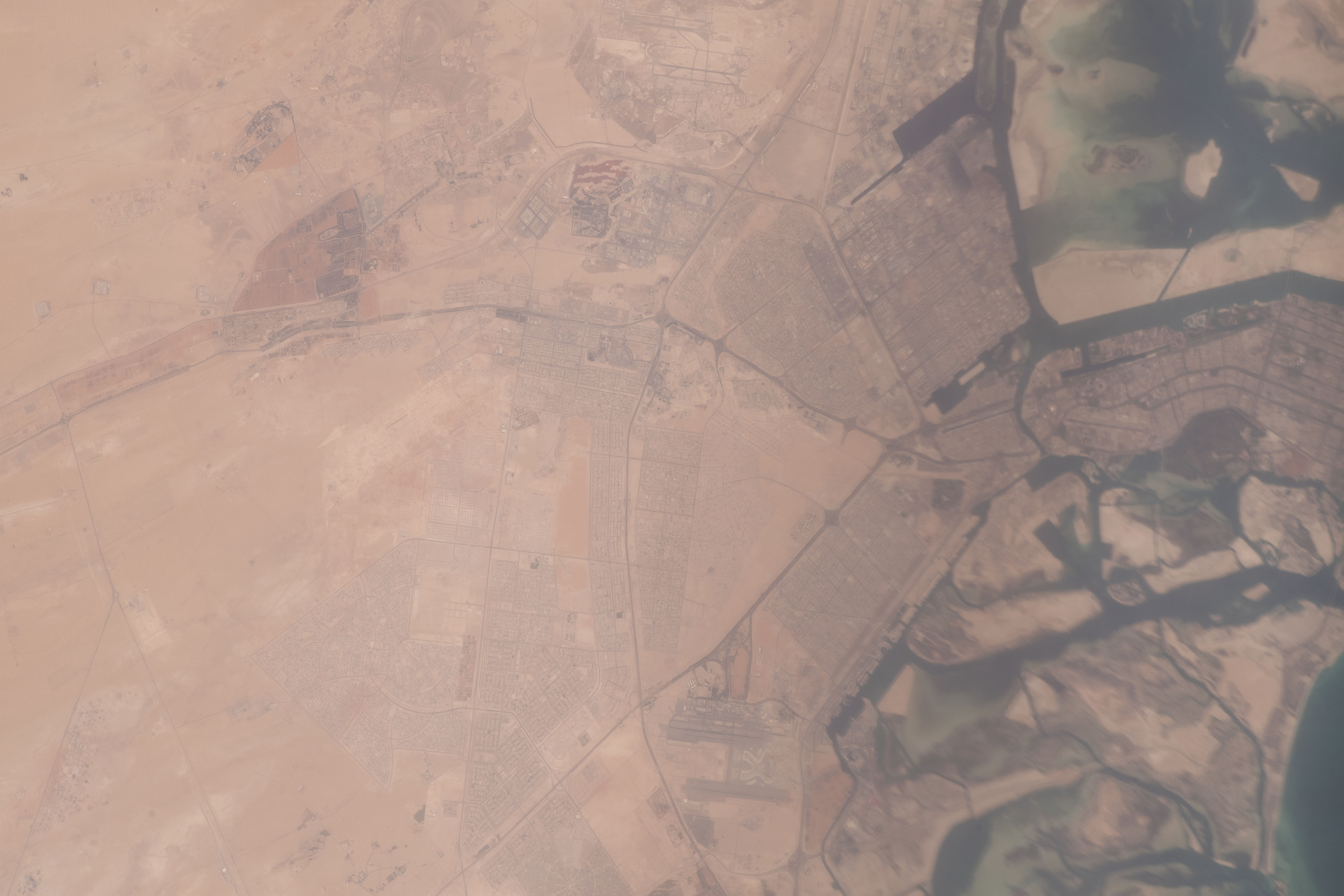 Astronaut Photo ISS067-E-153631