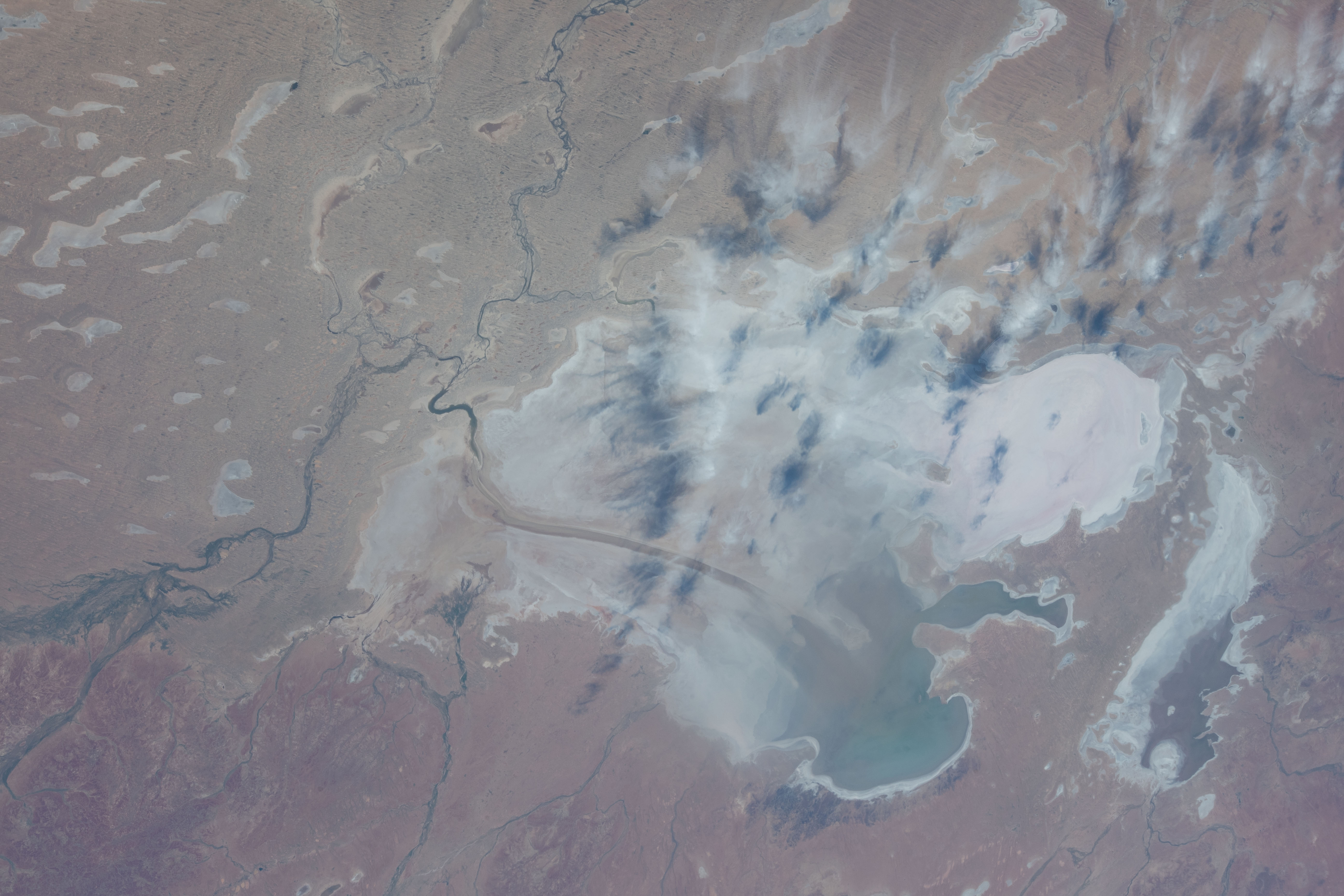 Astronaut Photo ISS067-E-2111