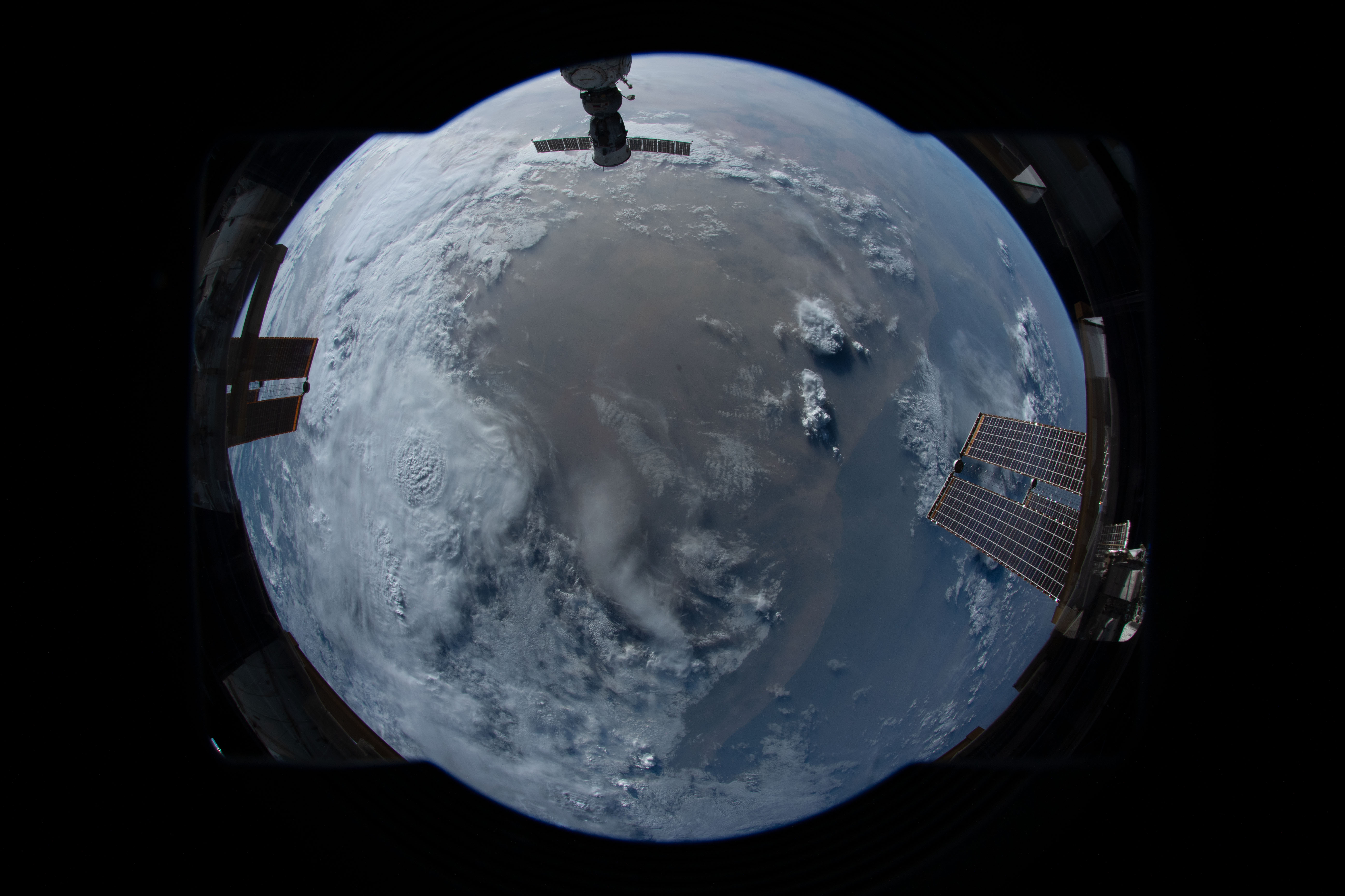 Astronaut Photo ISS067-E-264364