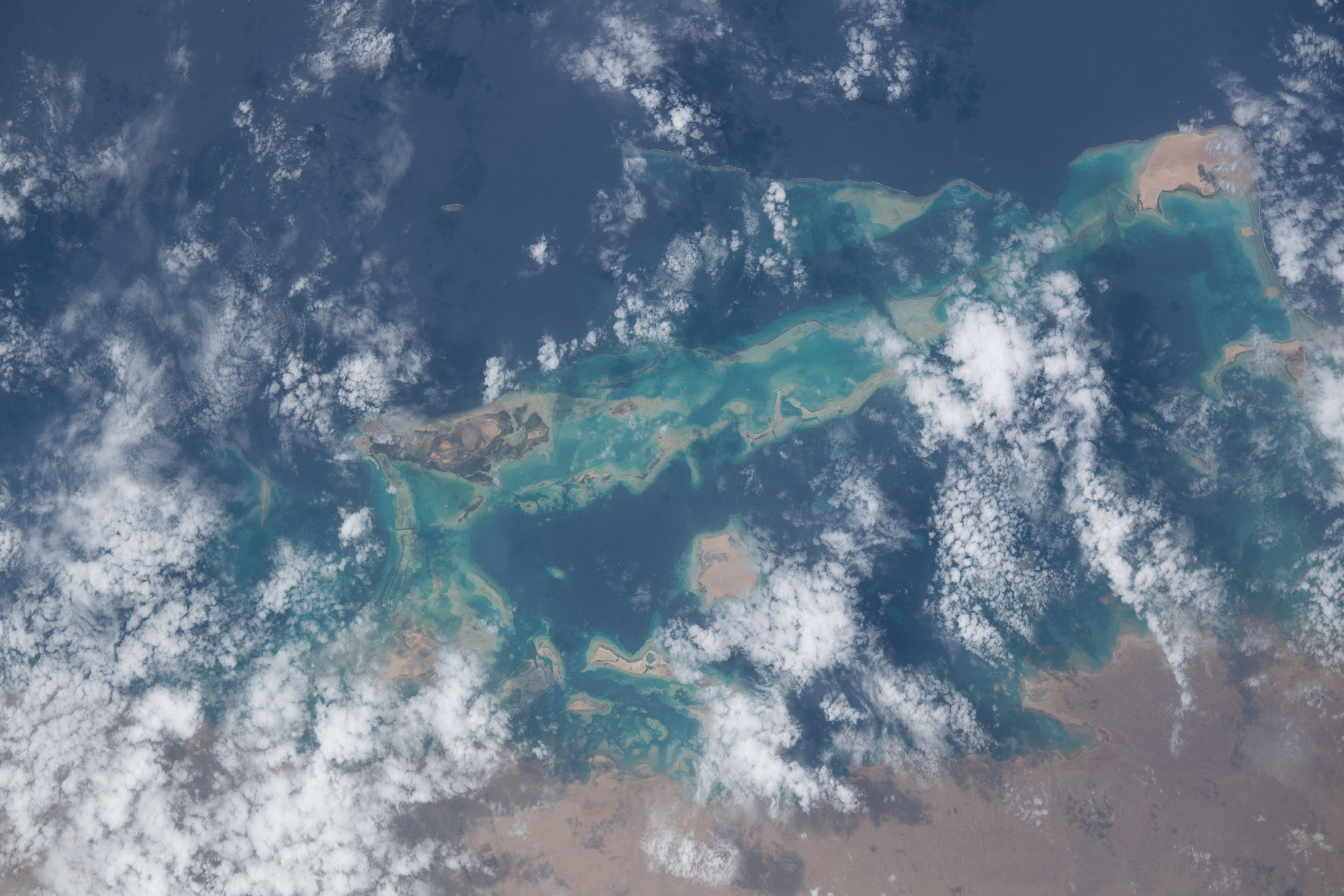 Astronaut Photo ISS070-E-2601