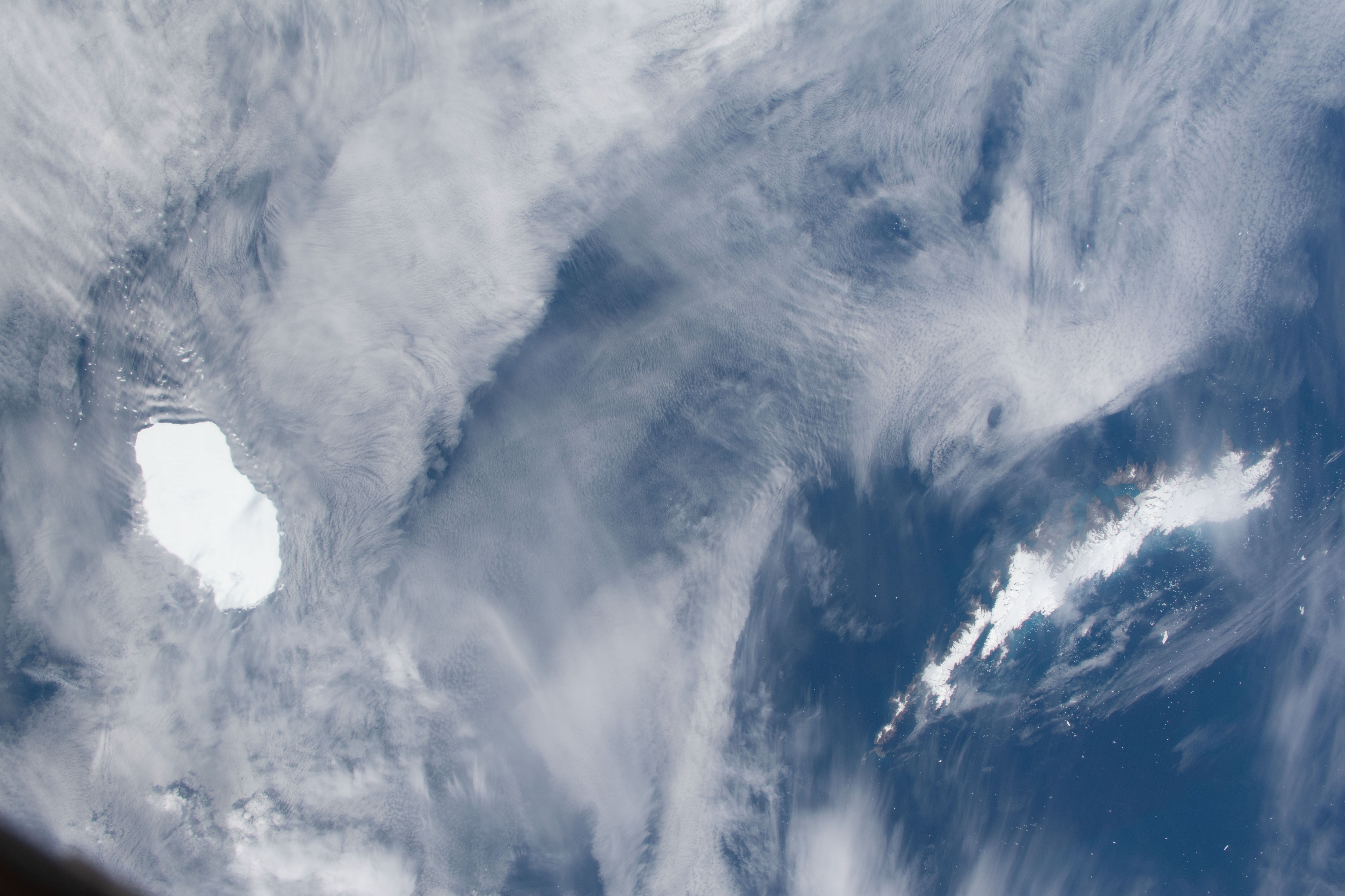 Astronaut Photo ISS070-E-59372