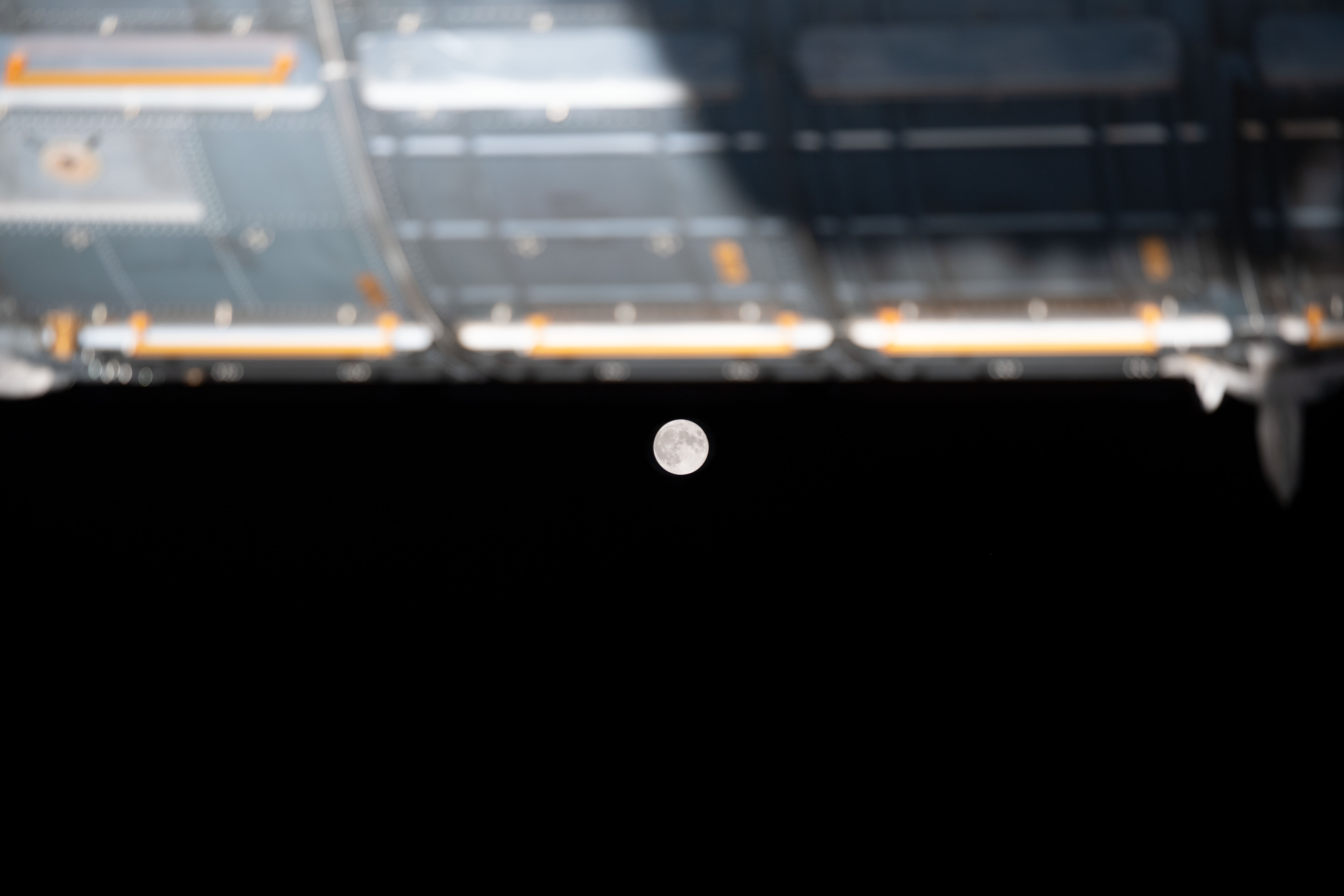Astronaut Photo ISS070-E-707