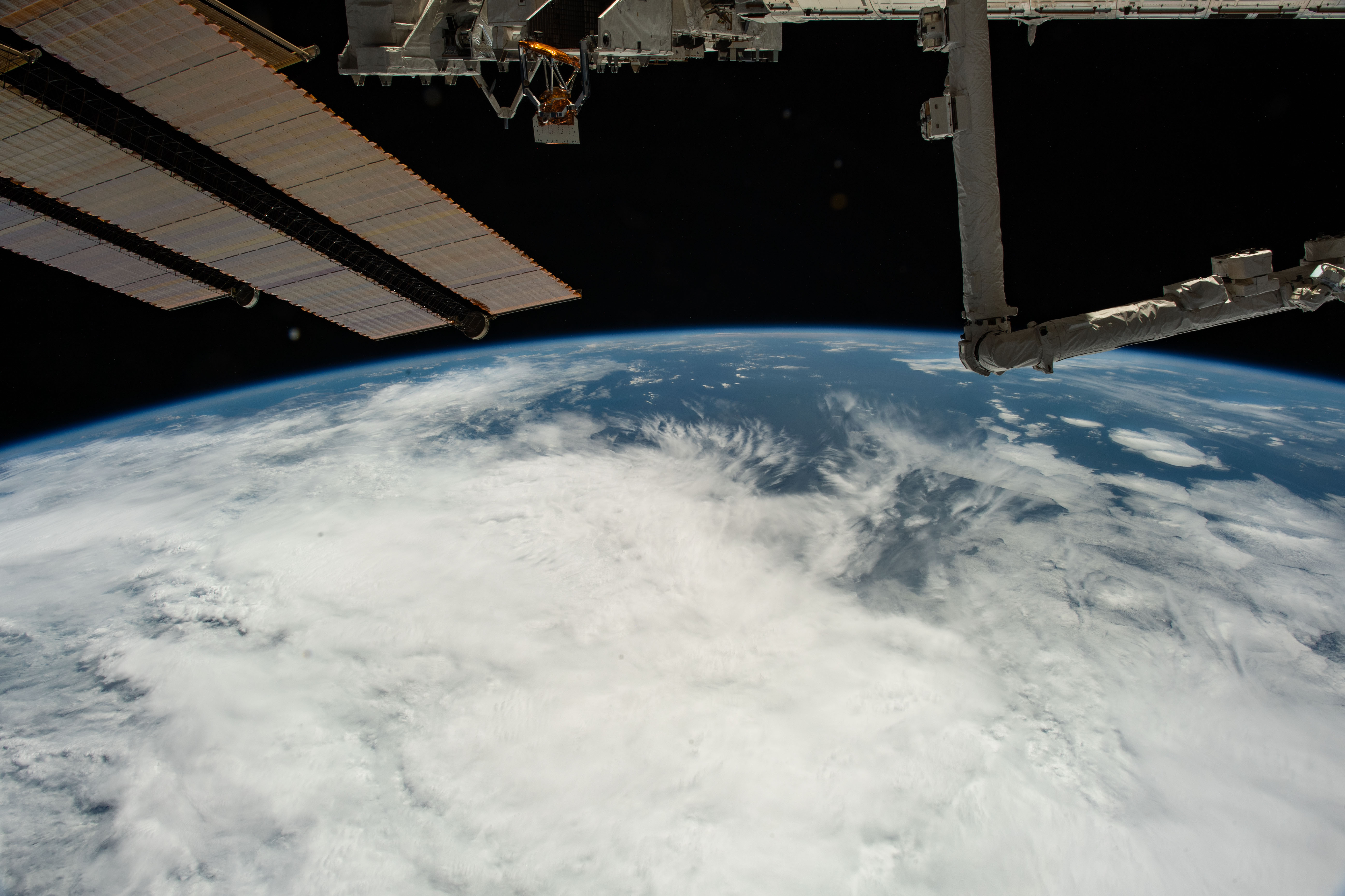 Astronaut Photo ISS070-E-76803