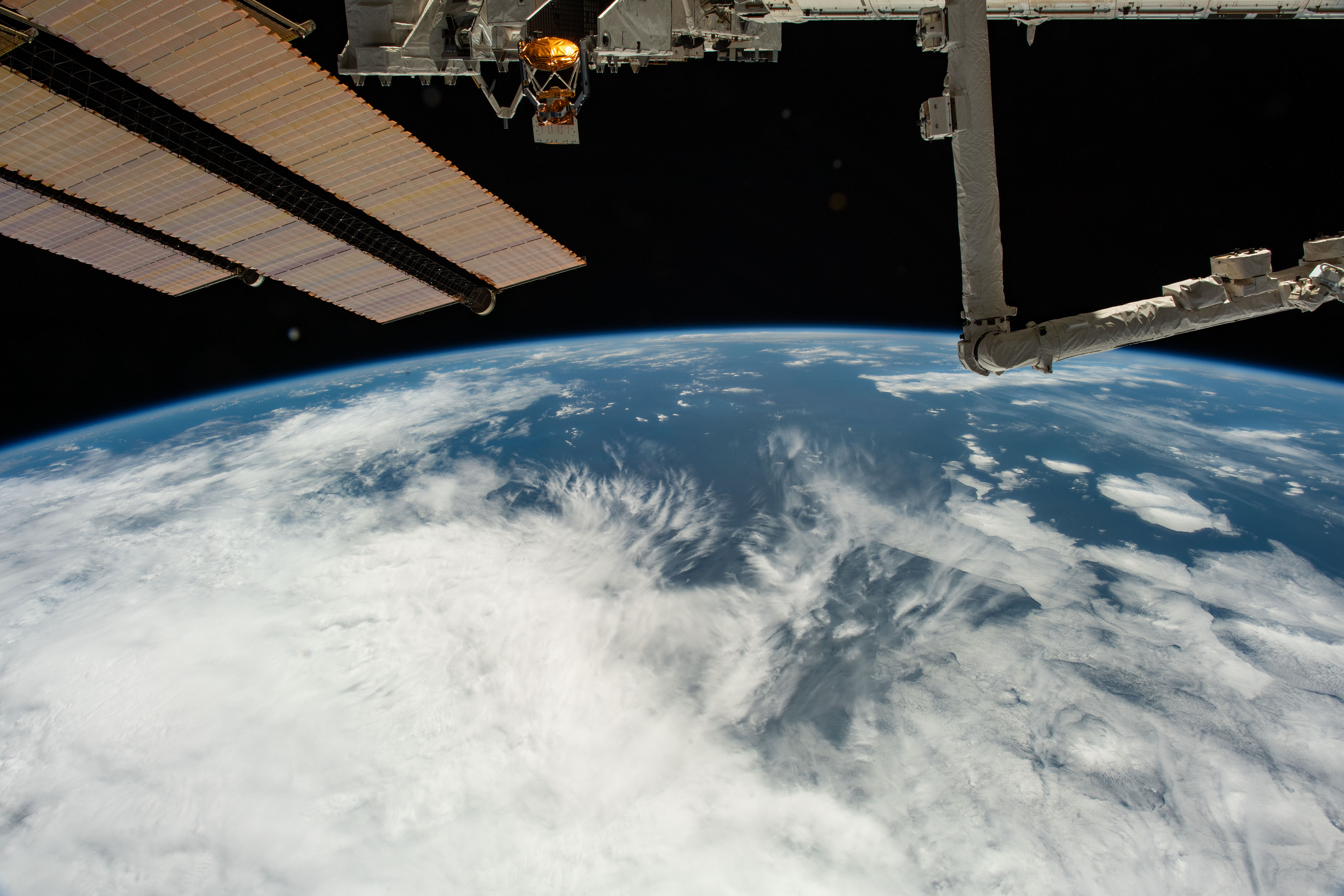 Astronaut Photo ISS070-E-76864