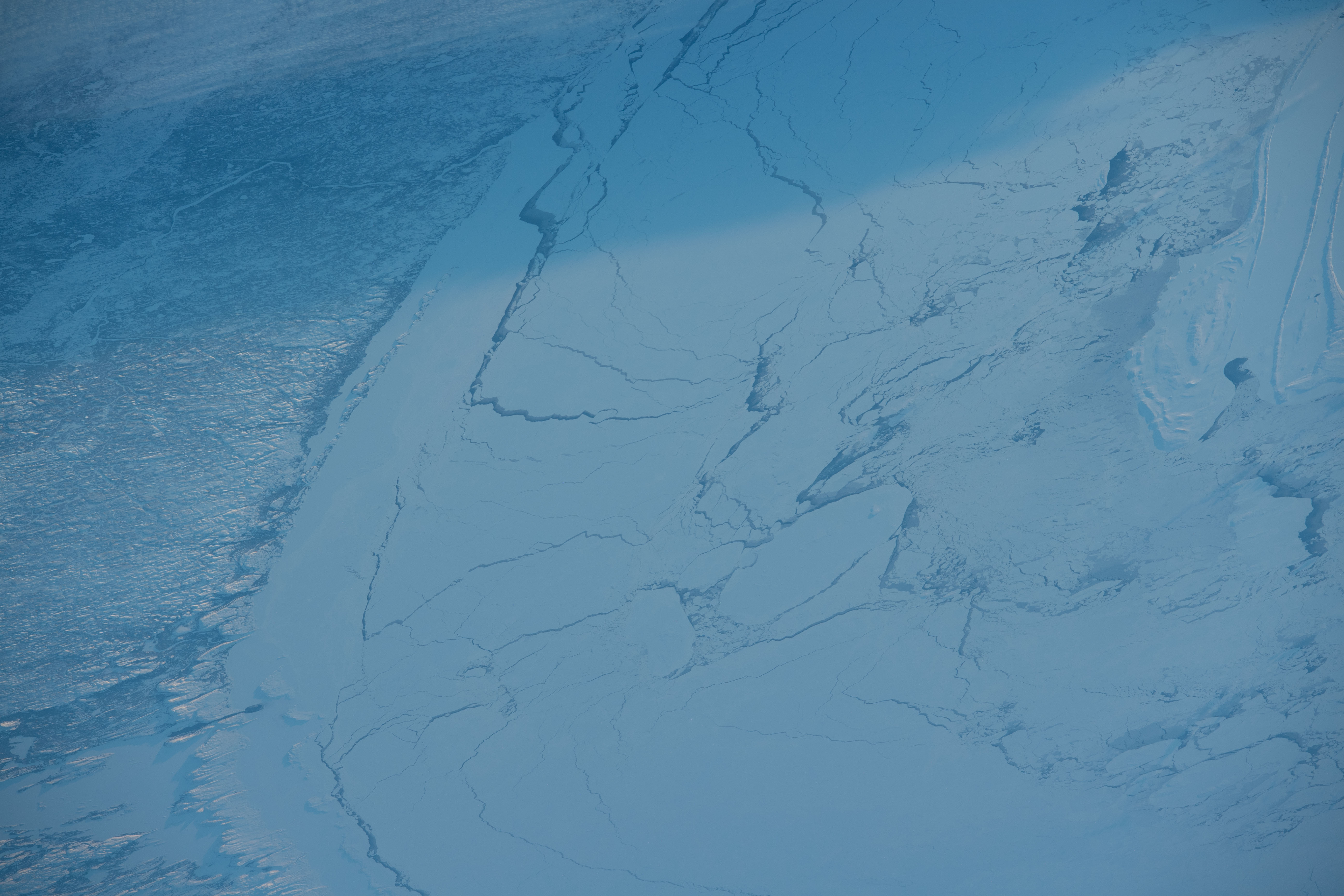 Astronaut Photo ISS070-E-85053