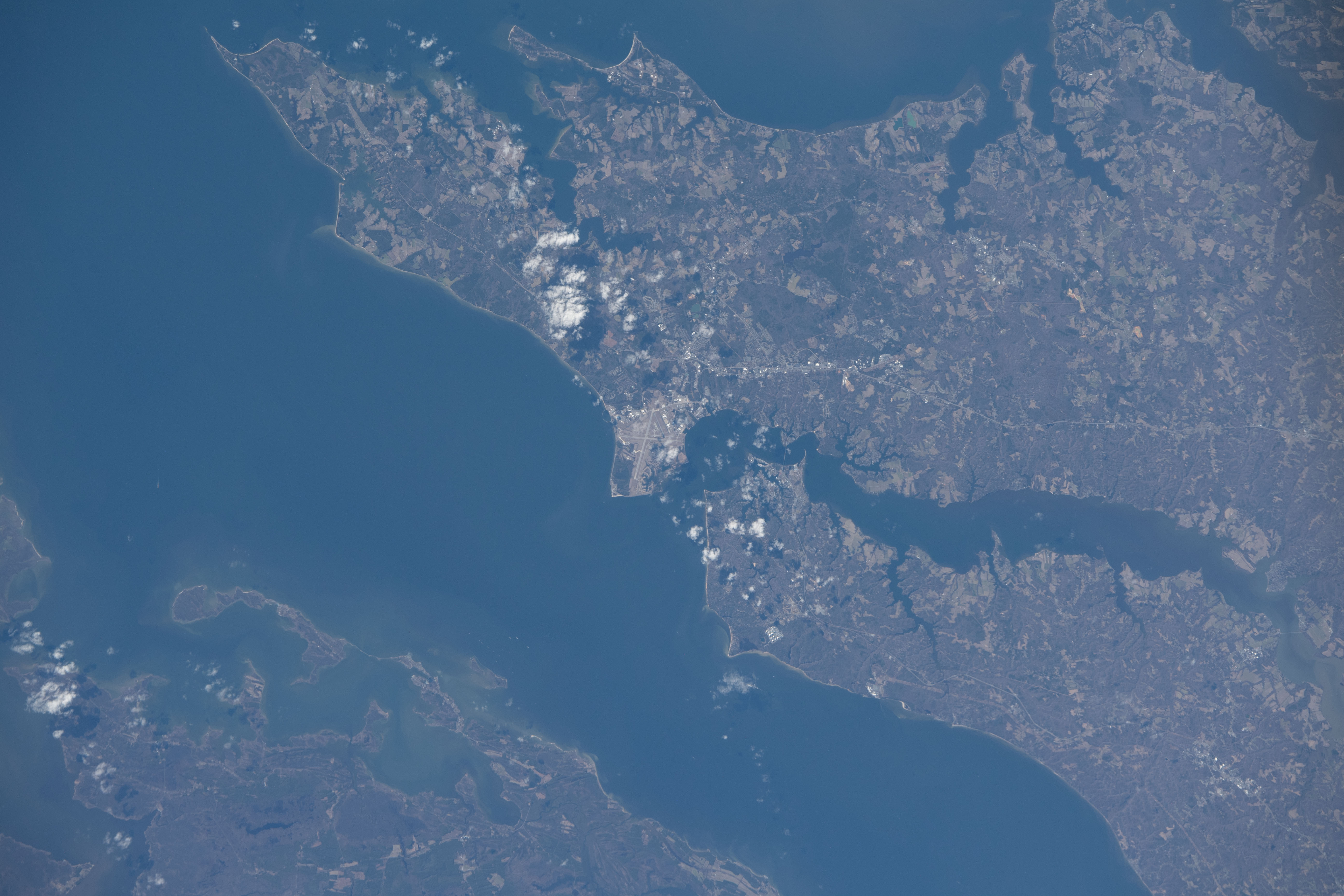 Astronaut Photo ISS070-E-86737