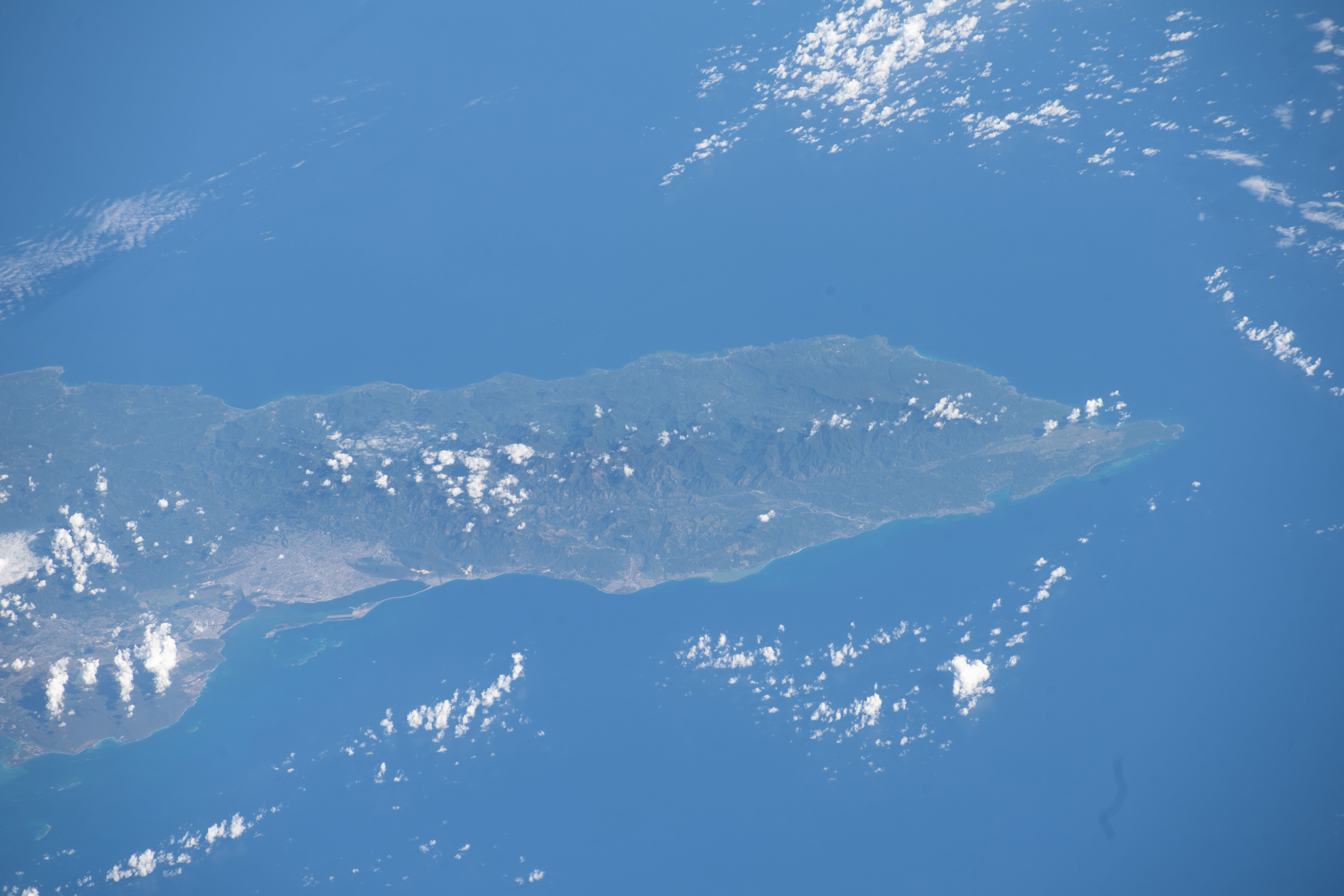 Astronaut Photo ISS070-E-86951