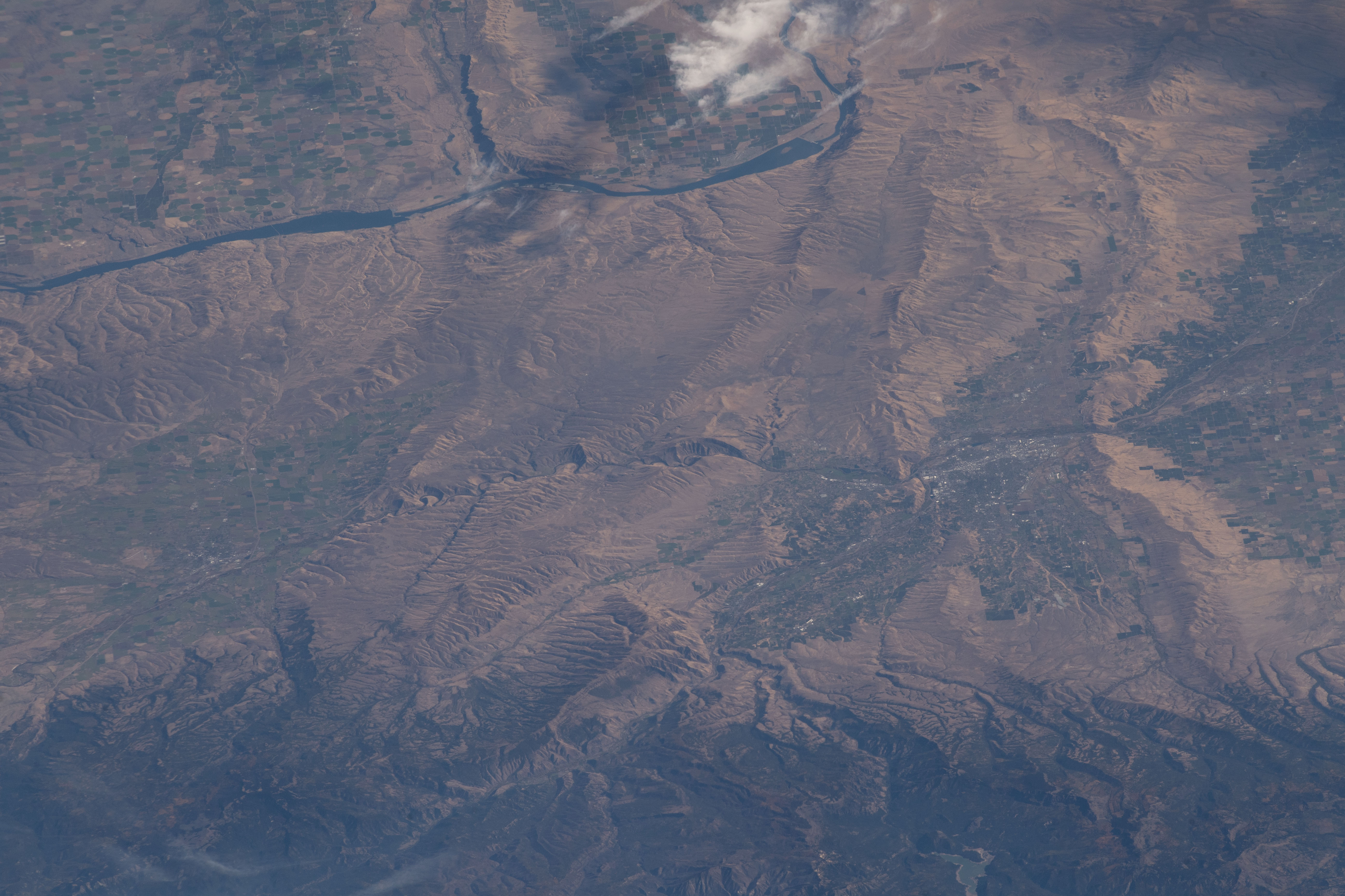 Astronaut Photo ISS070-E-8756