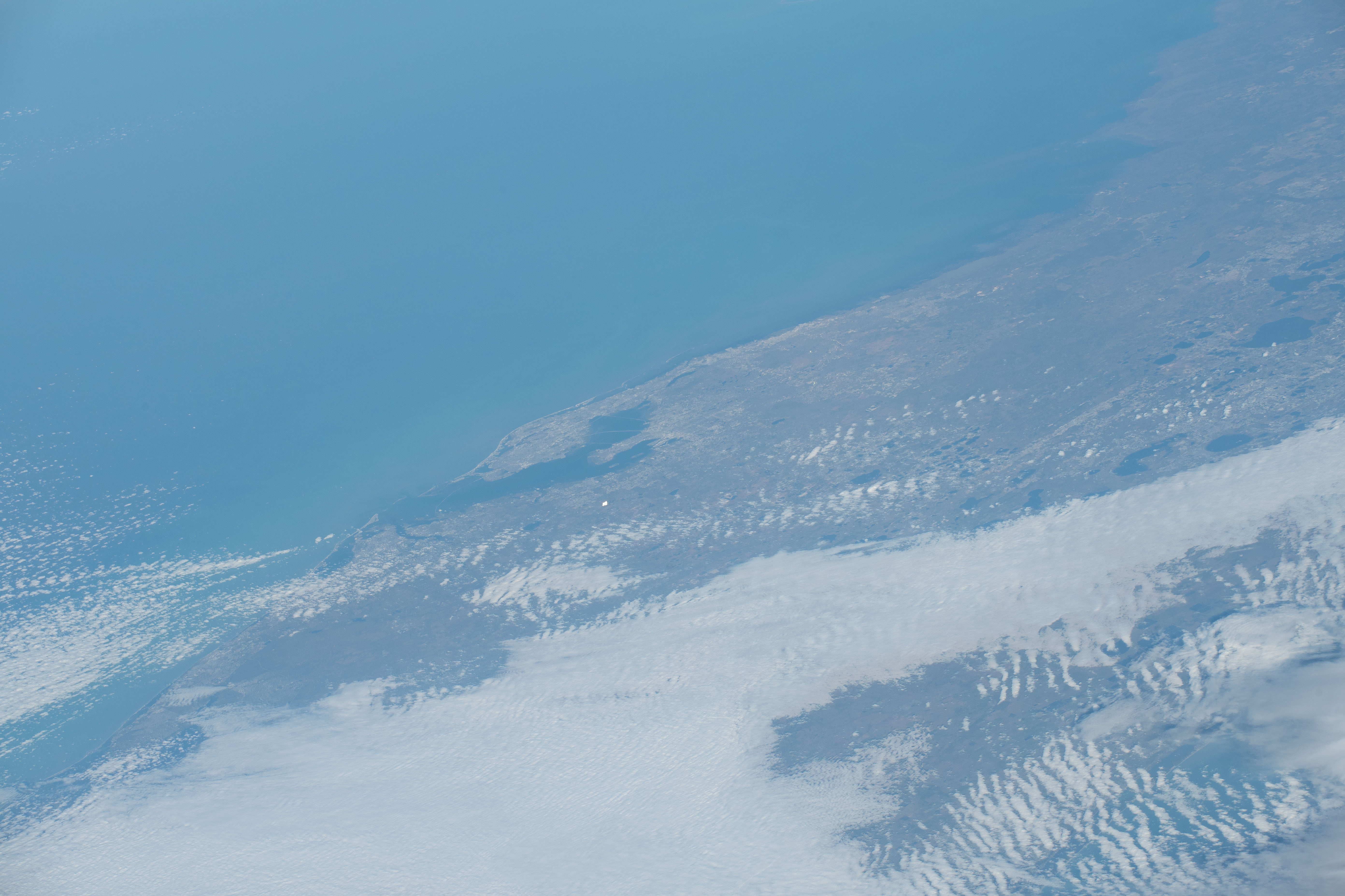 Astronaut Photo ISS070-E-87740