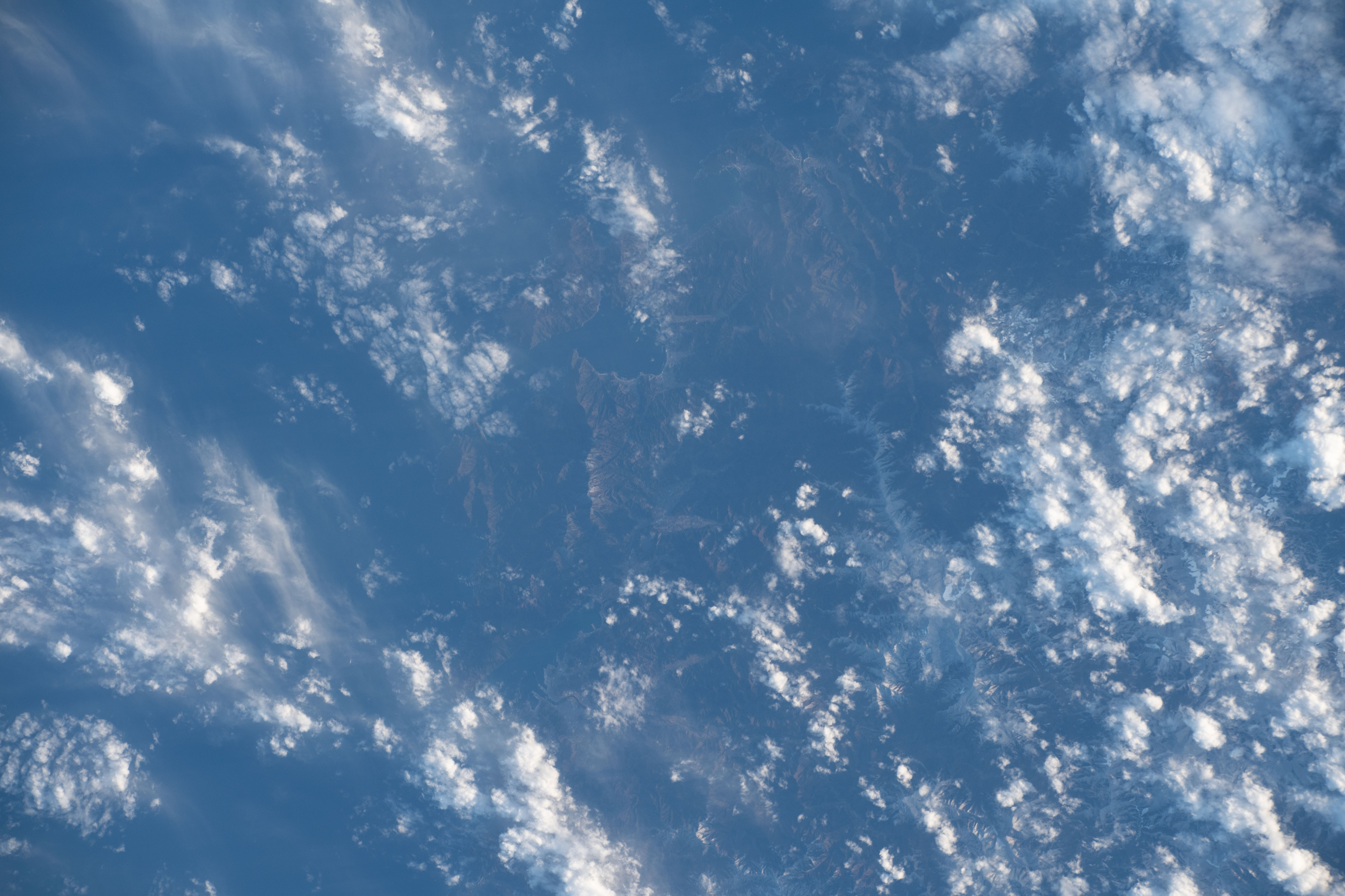 Astronaut Photo ISS070-E-87964