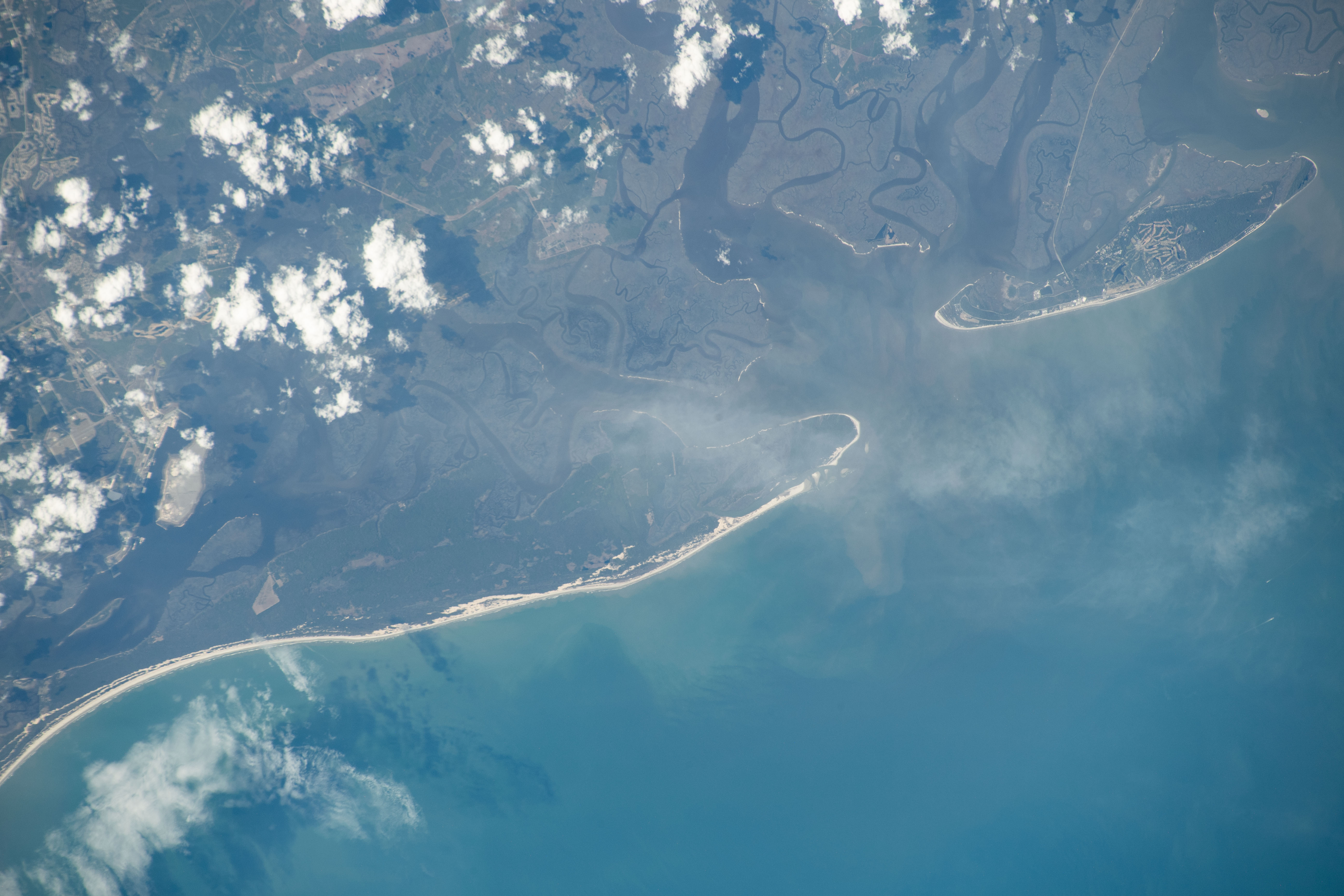 Astronaut Photo ISS070-E-93806