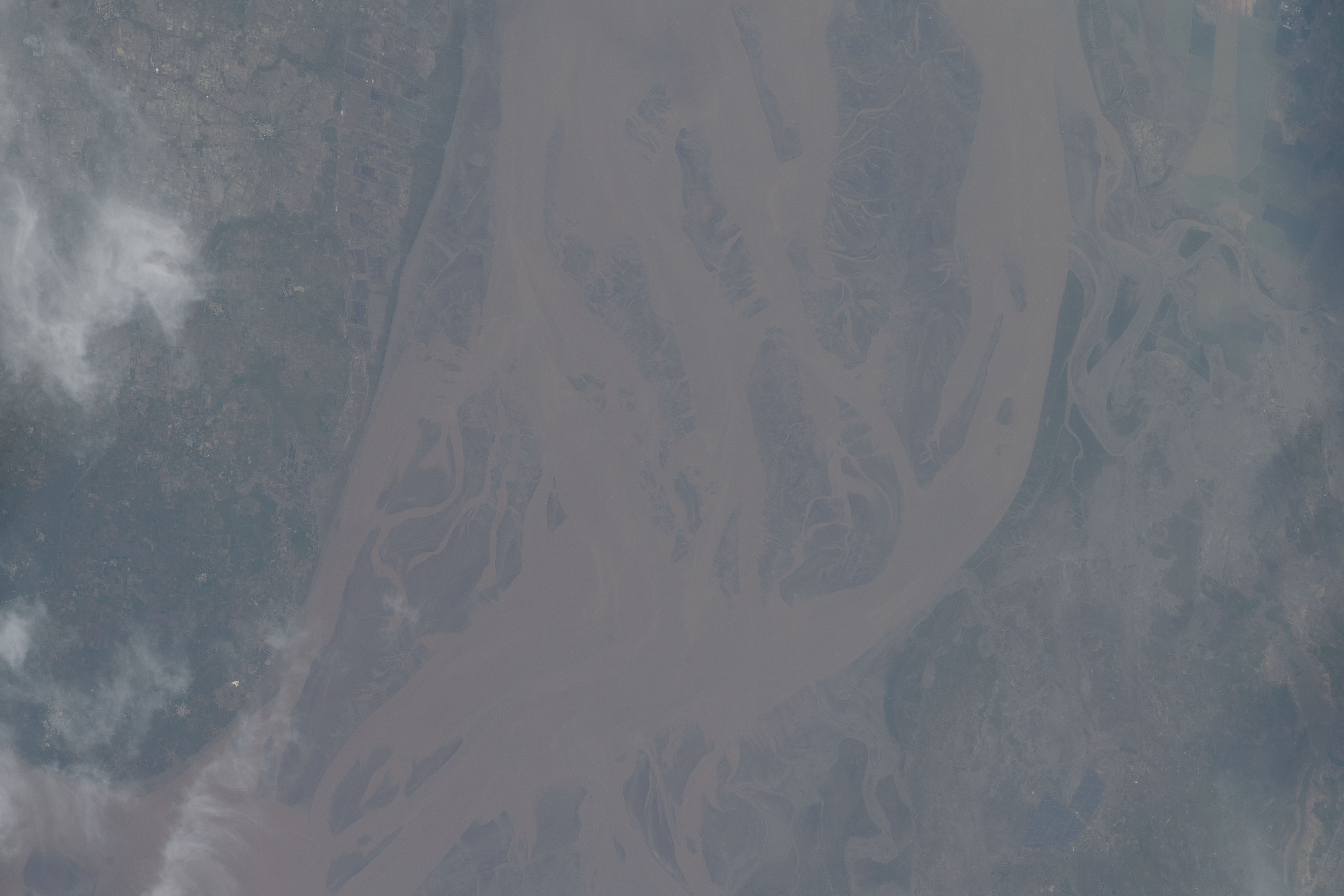 Astronaut Photo ISS070-E-963