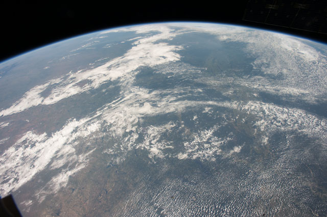 Astronaut Photo ISS052-E-63144