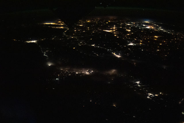 Astronaut Photo ISS060-E-80236