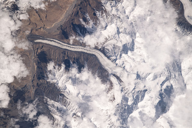 Astronaut Photo ISS061-E-4338