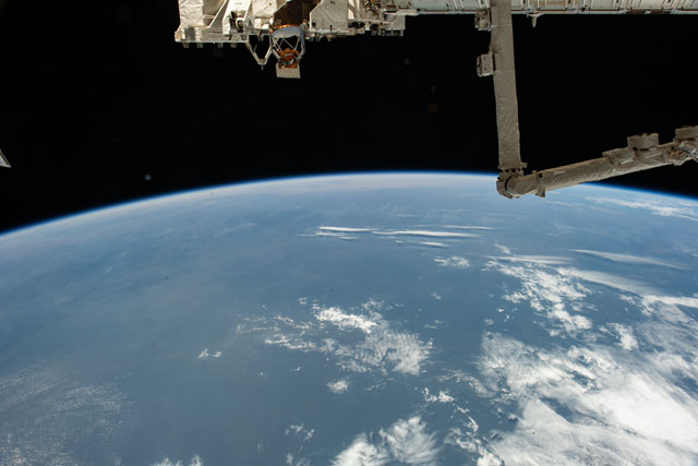 Astronaut Photo ISS070-E-78710