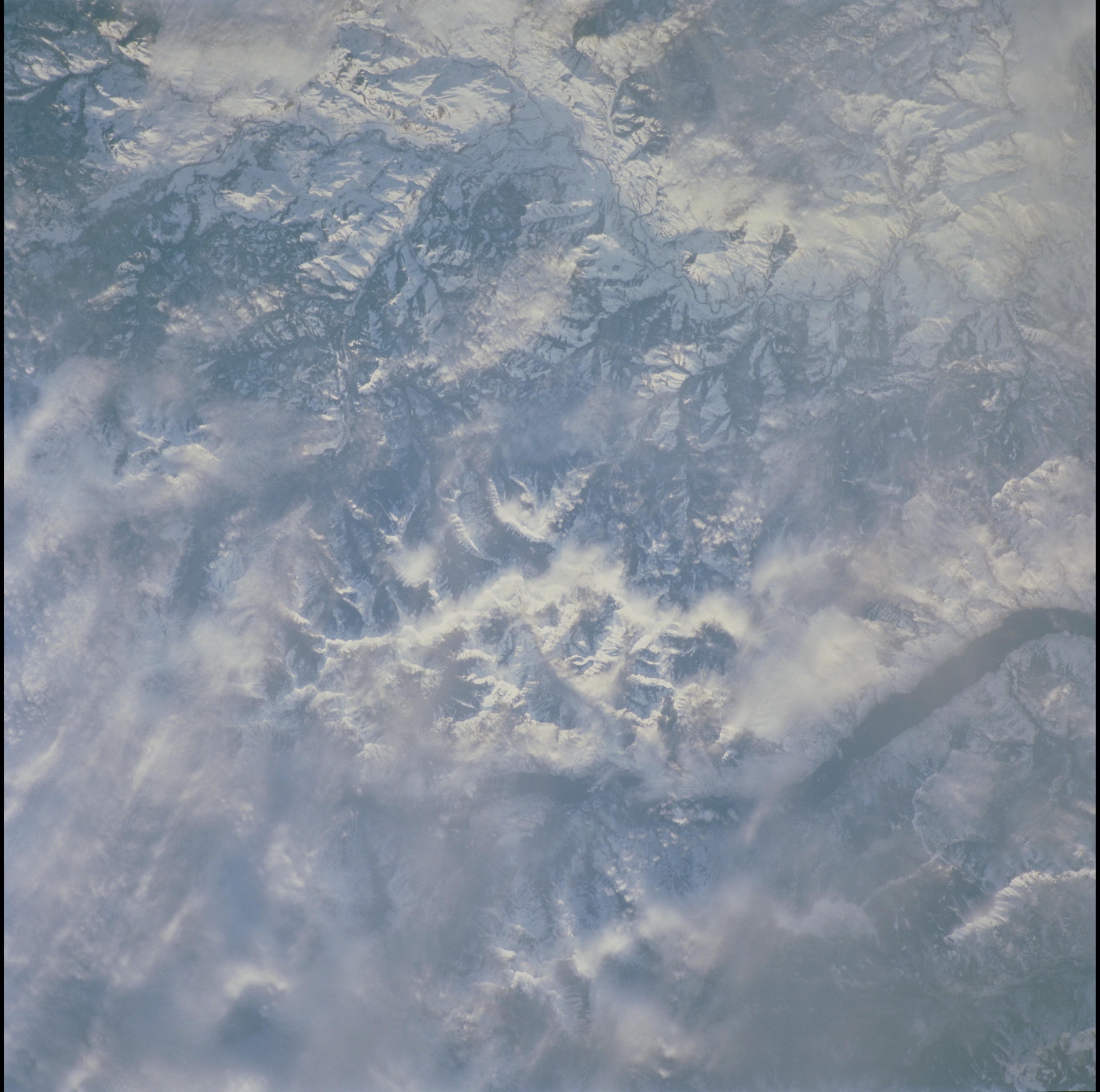 Astronaut Photo STS098-717-70 USA-WASHINGTON